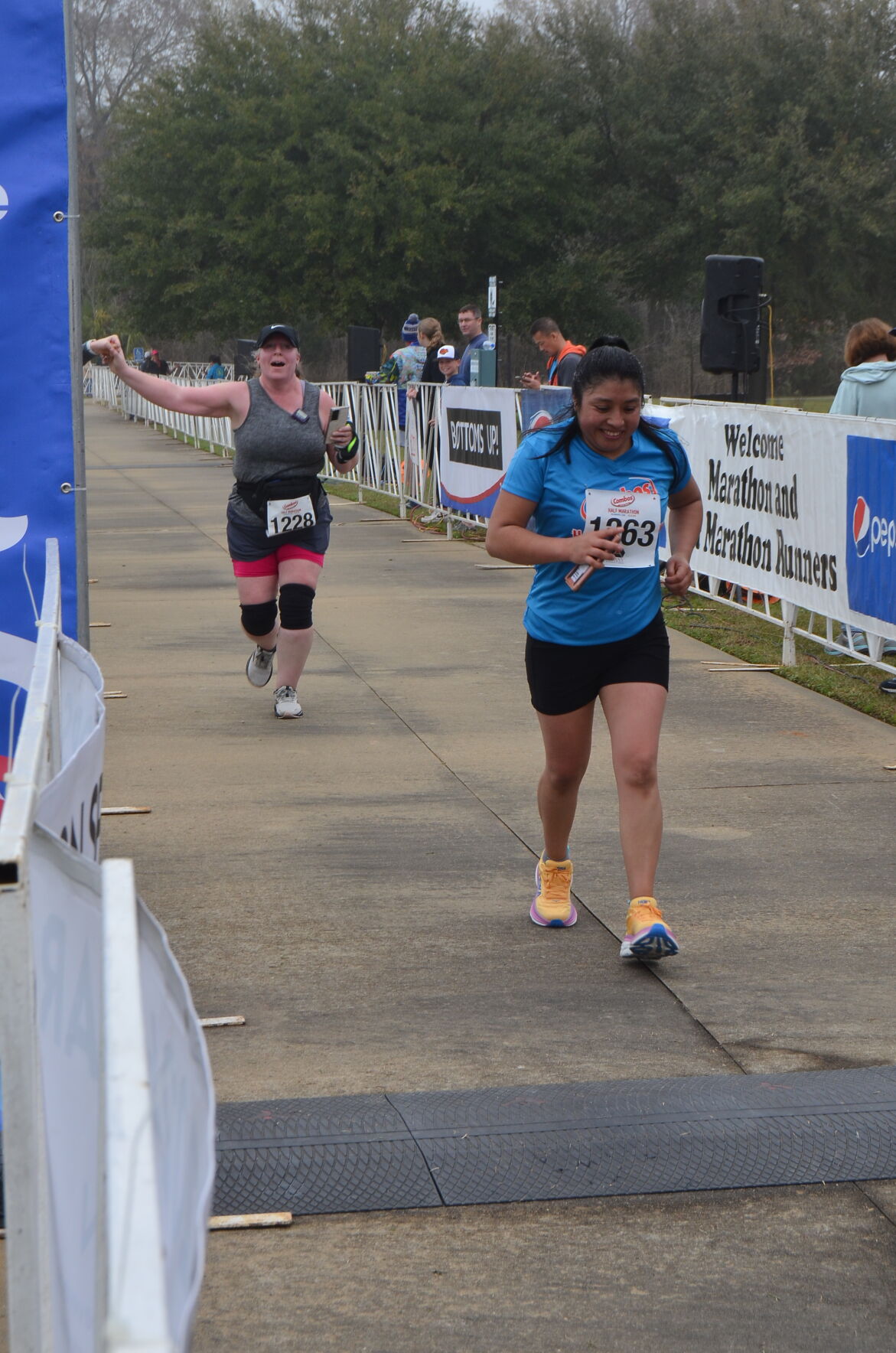 PHOTOS: About 700 runners come out for Combos Marathon & Half Marathon ...