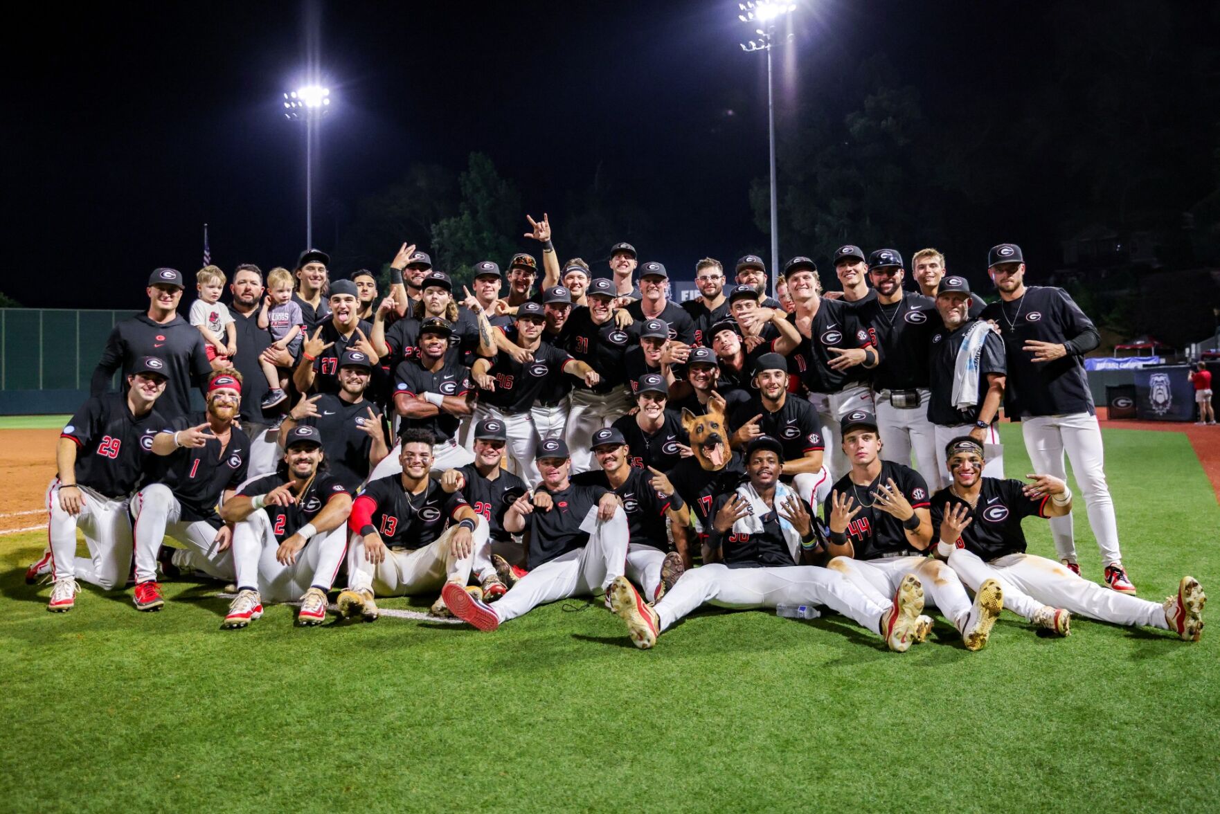 Georgia Bulldogs beat Georgia Tech in 10th inning to advance to Super ...
