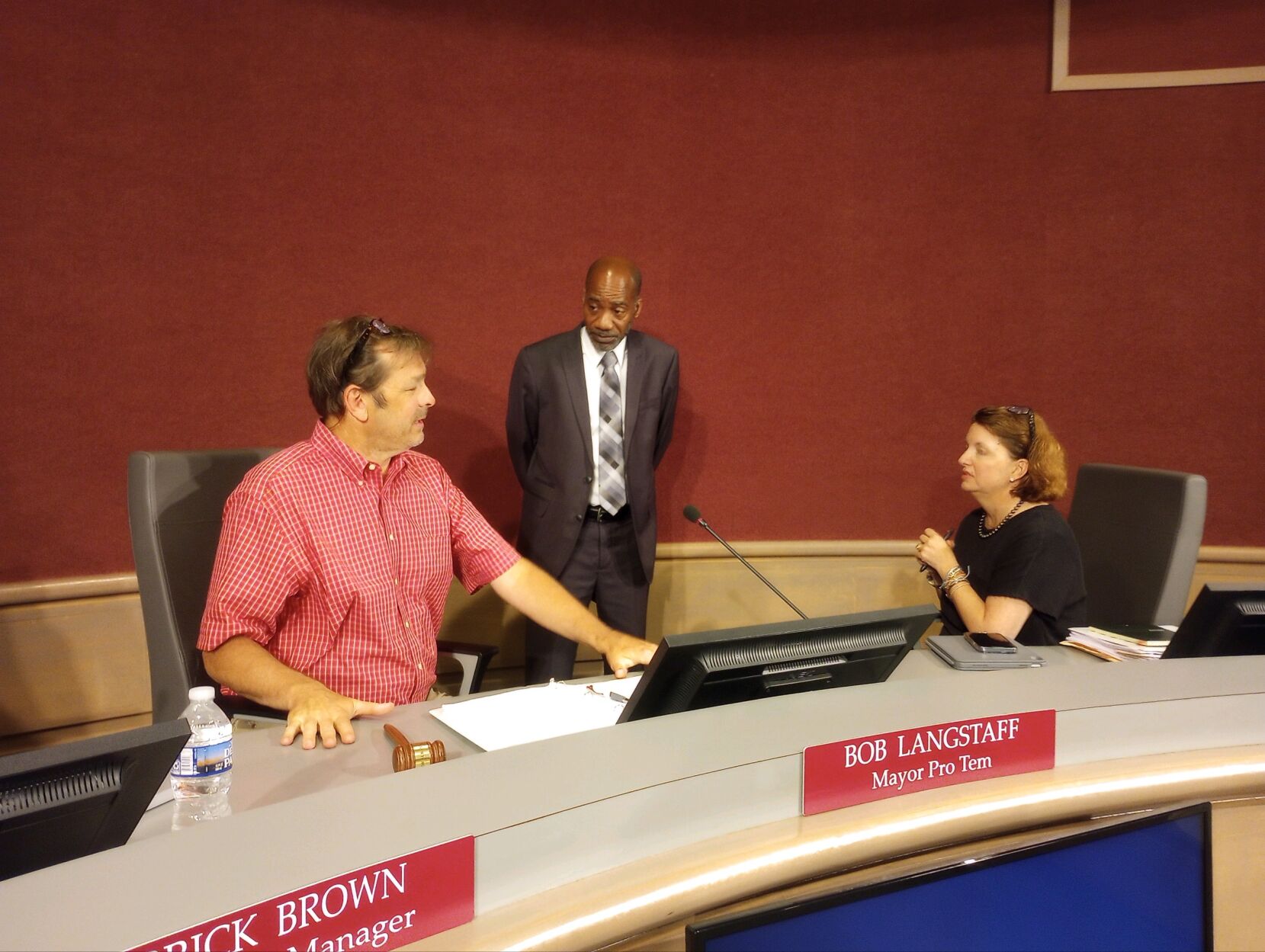 Albany City Commission names two finalists for city manager's position ...