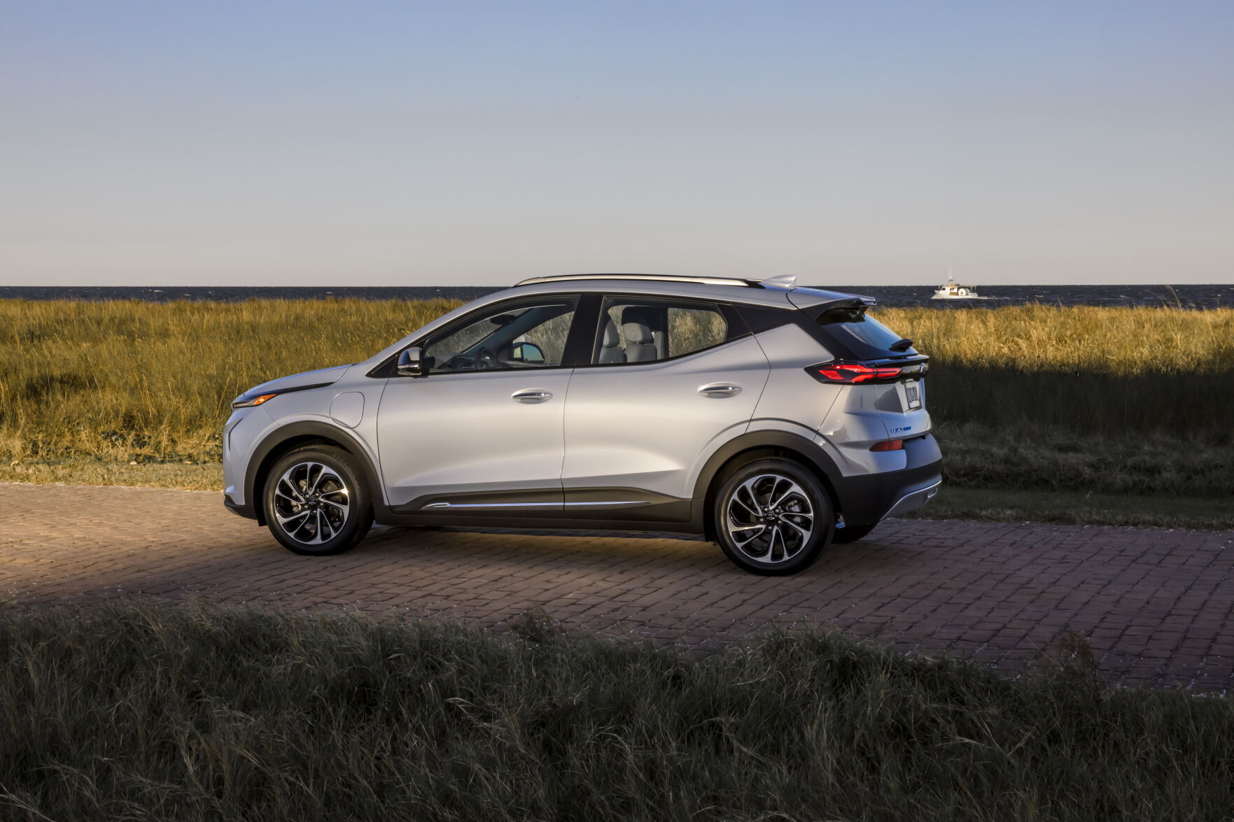 Chevy bolt euv ground clearance store