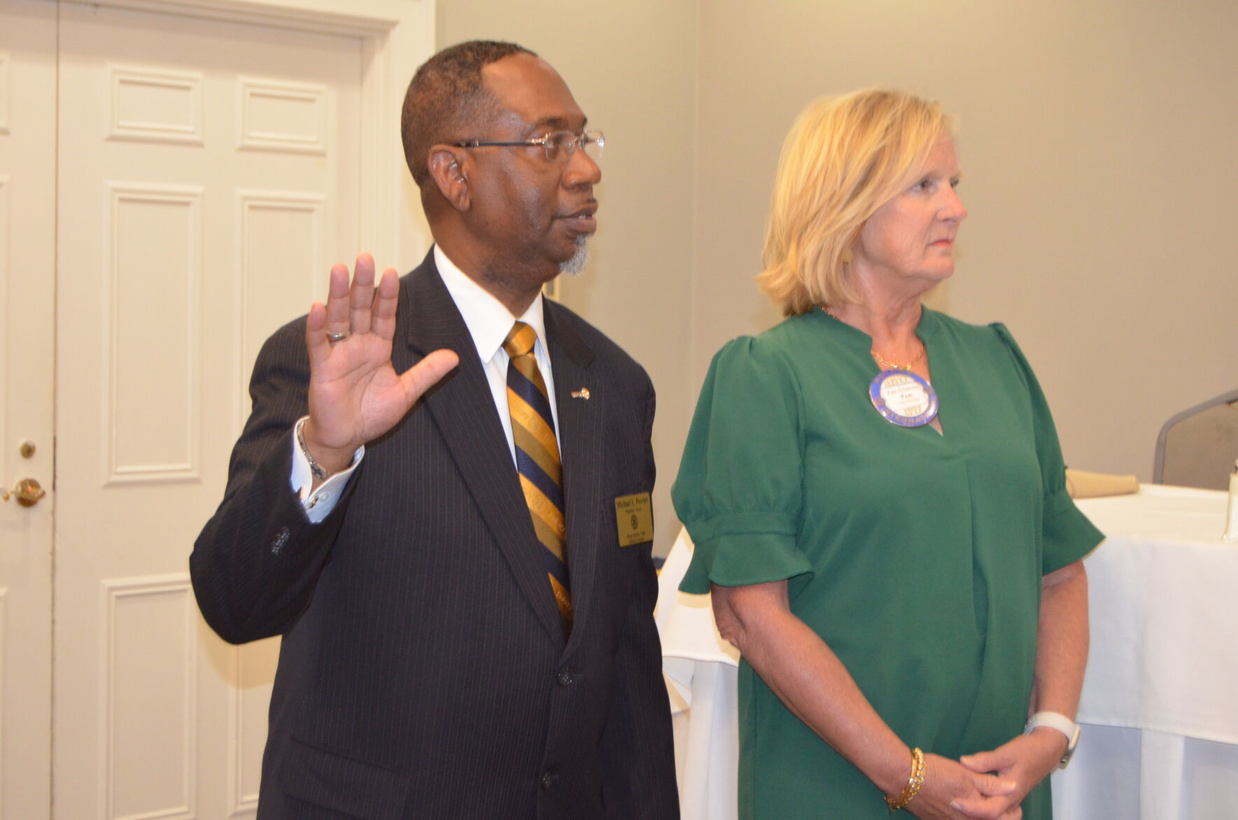 Michael Fowler sworn in as Albany Rotary Club president – Albany Herald