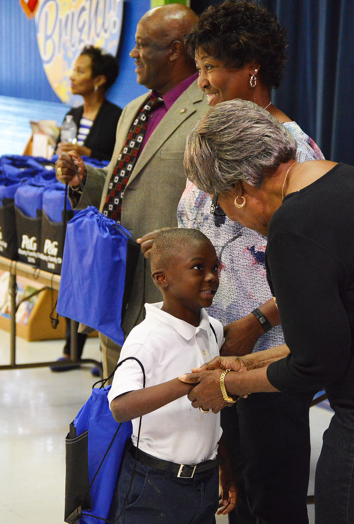 H.E.A.R.T. gives away 750 pairs of shoes to Dougherty County elementary ...